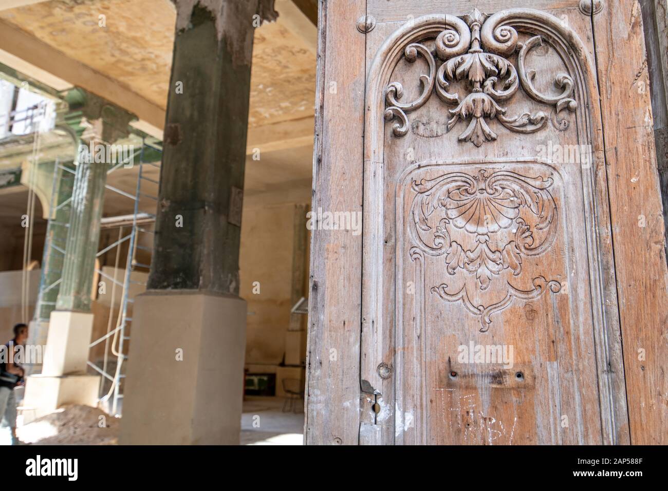 Carve patterns or designs on woodwork building hi-res stock photography ...