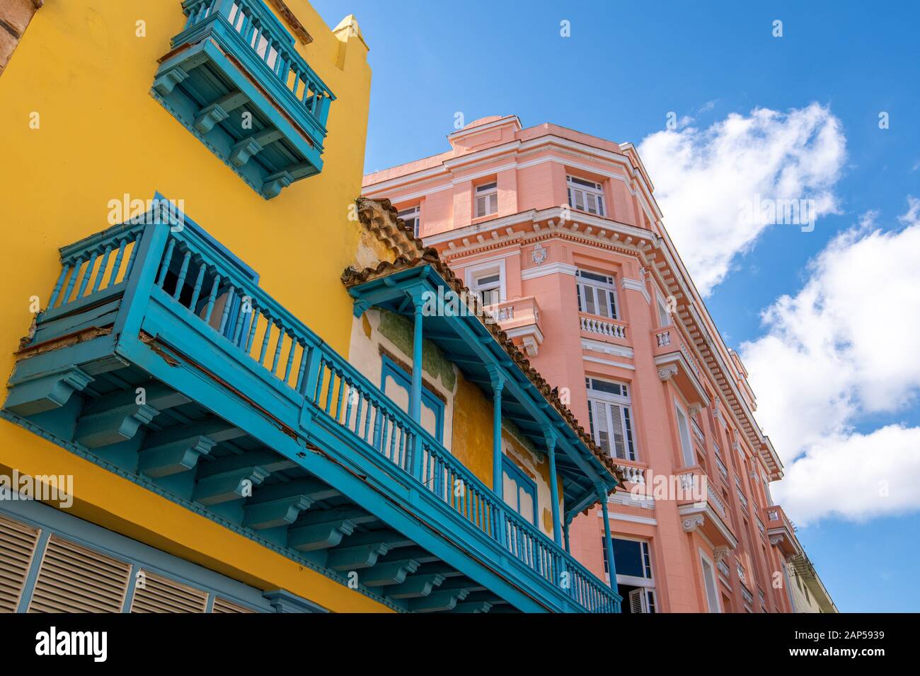 Exteriors of buildings hi-res stock photography and images - Alamy
