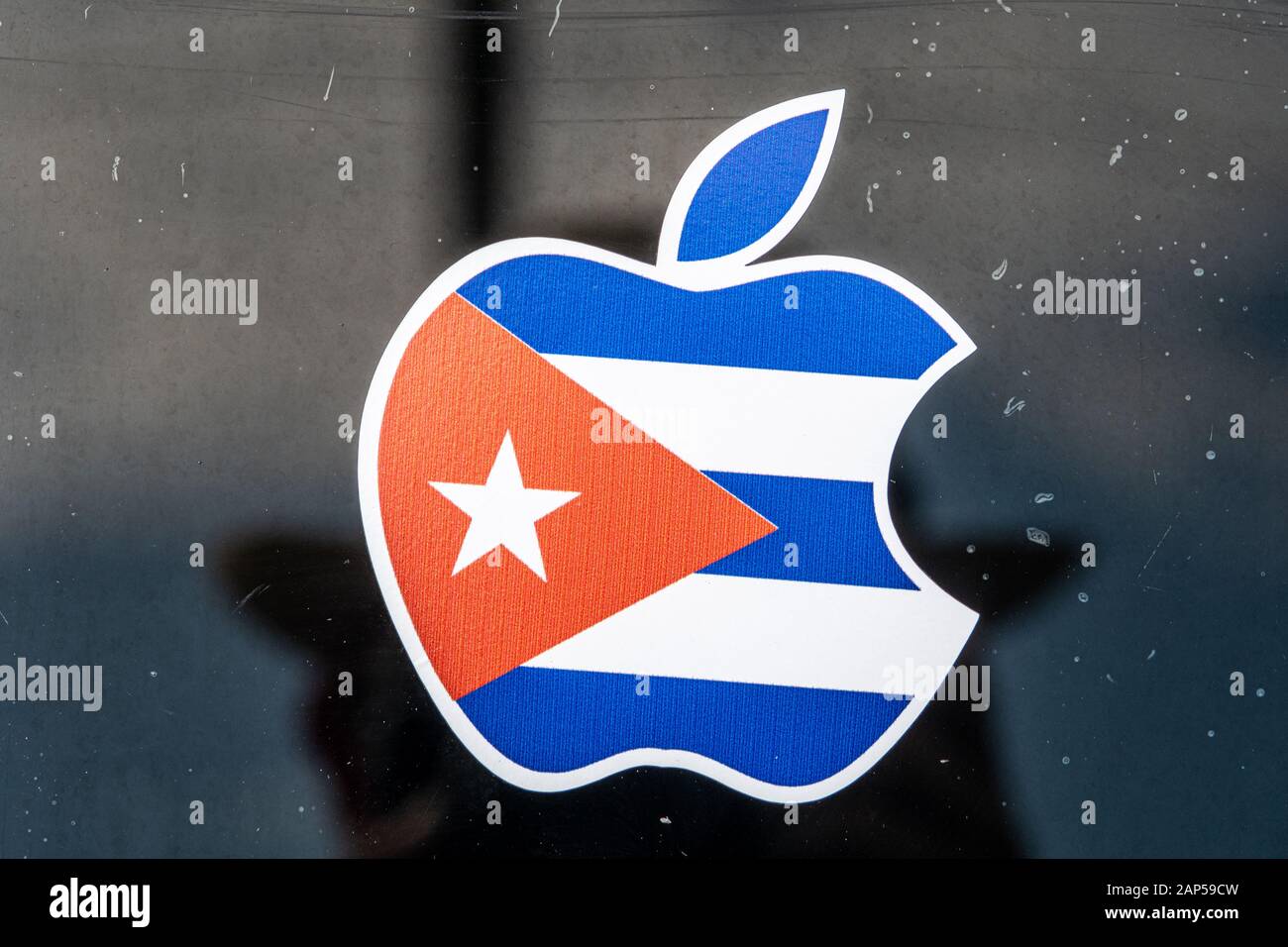 Apple symbol hi-res stock photography and images - Alamy