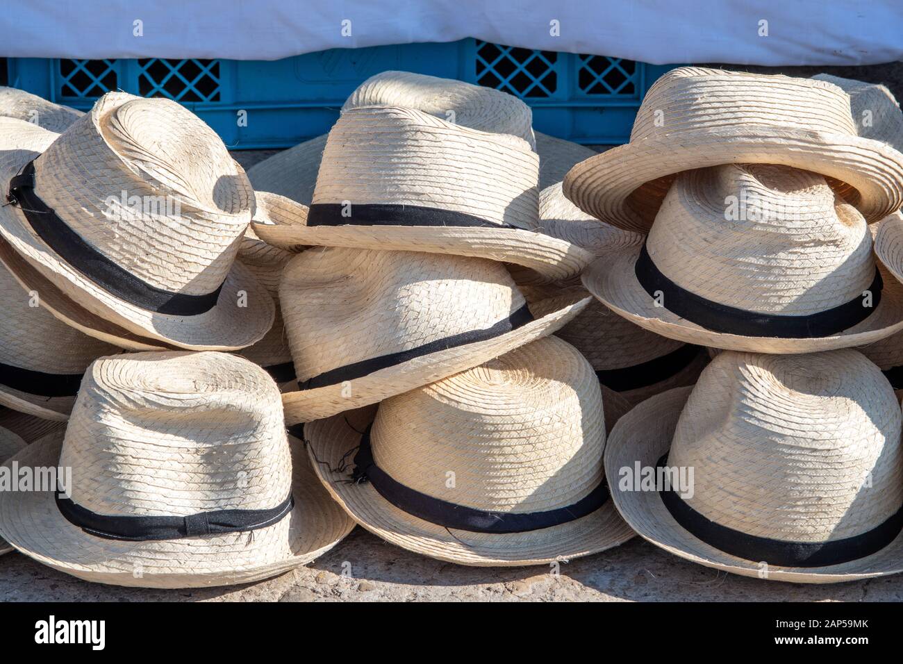 A variety of classic straw hats , Havana, Cuba Stock Photo - Alamy