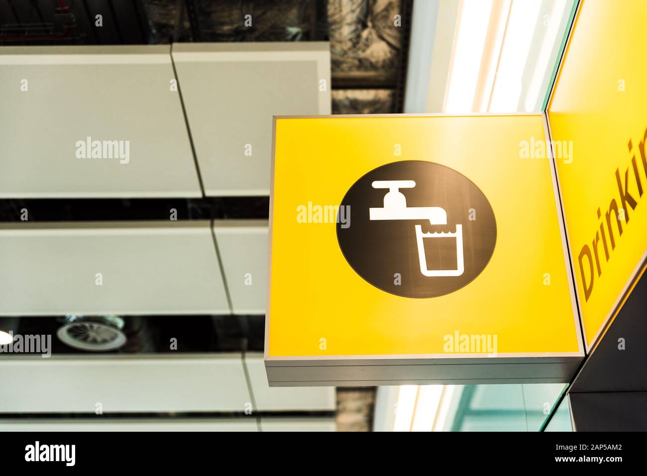 Free tap water refill hi-res stock photography and images - Alamy