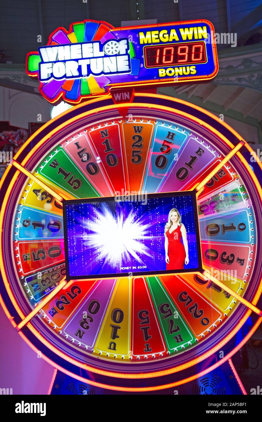 Brighton funfair games hi-res stock photography and images - Alamy