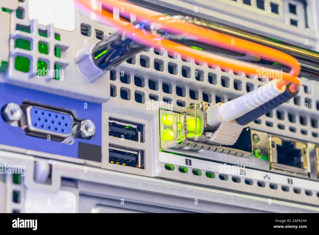 Computer server cable host port hi-res stock photography and images - Alamy