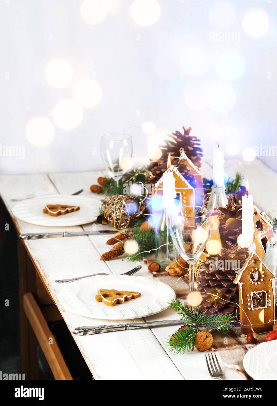 Gingerbread house table setting hi-res stock photography and images - Alamy
