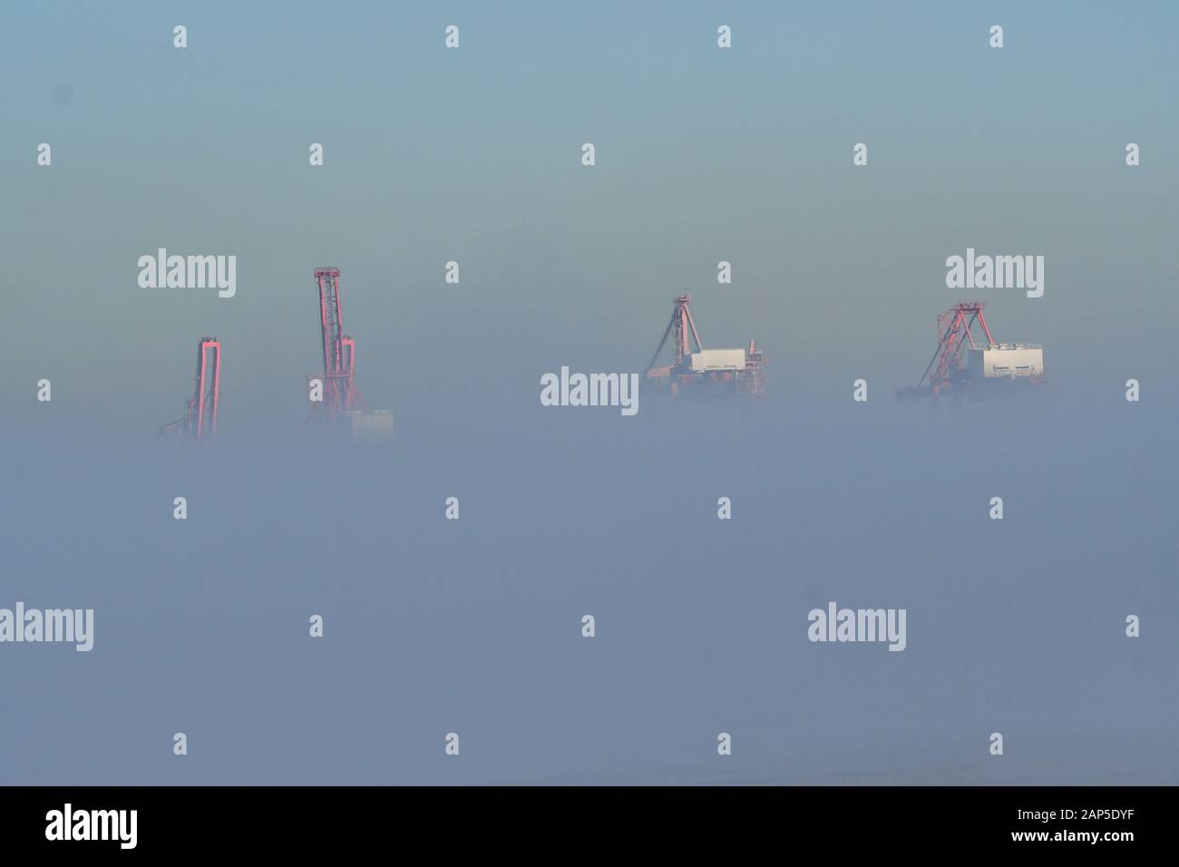 Bristol. 21st Jan 2020. UK Weather. Thick Coastal fog arrived very ...