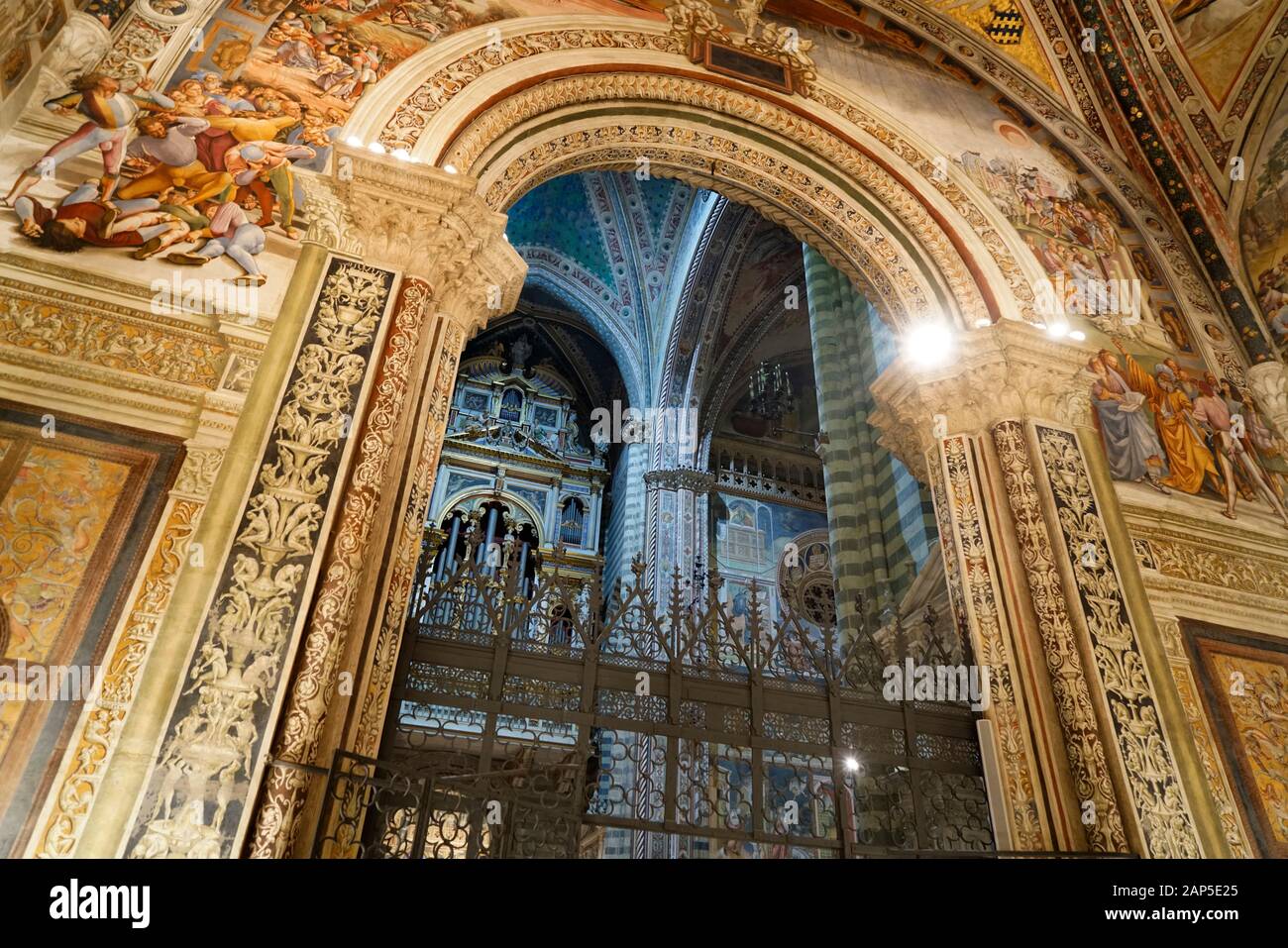 Orvieto cathedral signorelli chapel hi-res stock photography and images ...