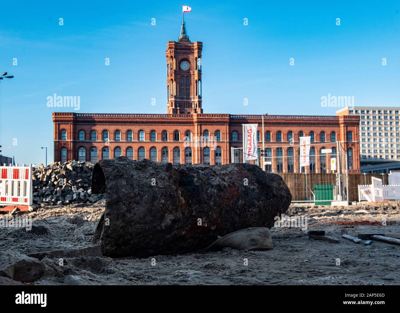 250 kg bomb hi-res stock photography and images - Alamy
