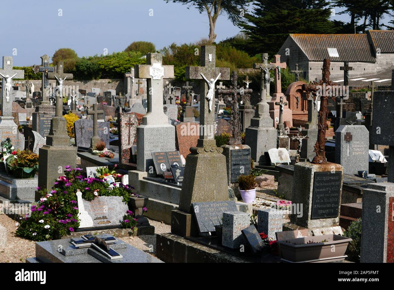 Roscoff cemetery hi-res stock photography and images - Alamy