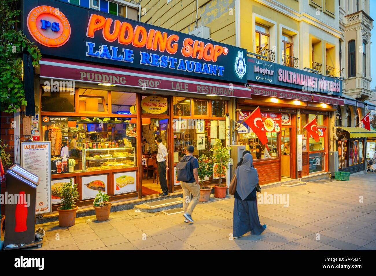 Türkei, Istanbul, Sultanahmet, Divanyolu, Puddingshop, im Hintergrund ...