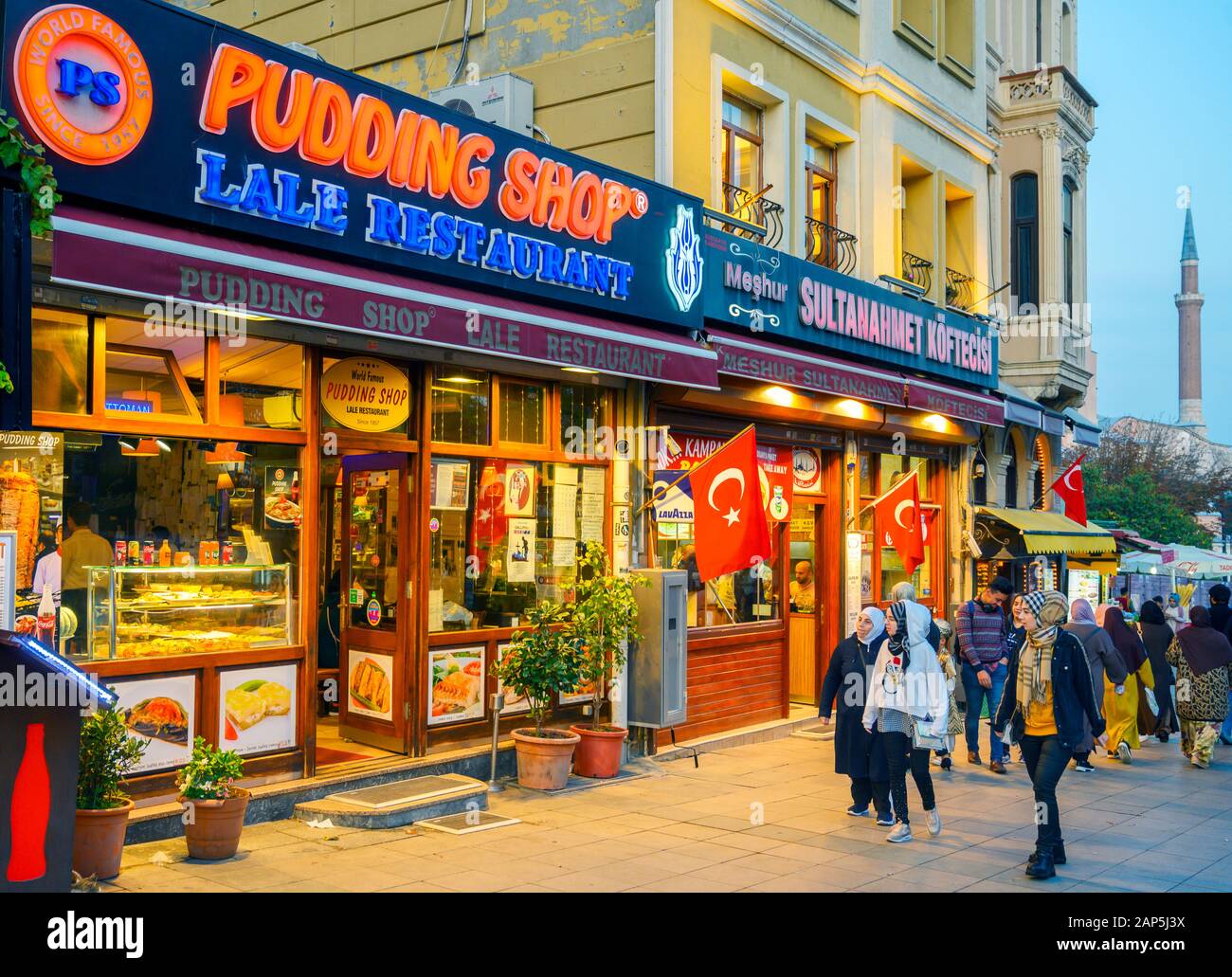 Türkei, Istanbul, Sultanahmet, Divanyolu, Puddingshop, im Hintergrund ...