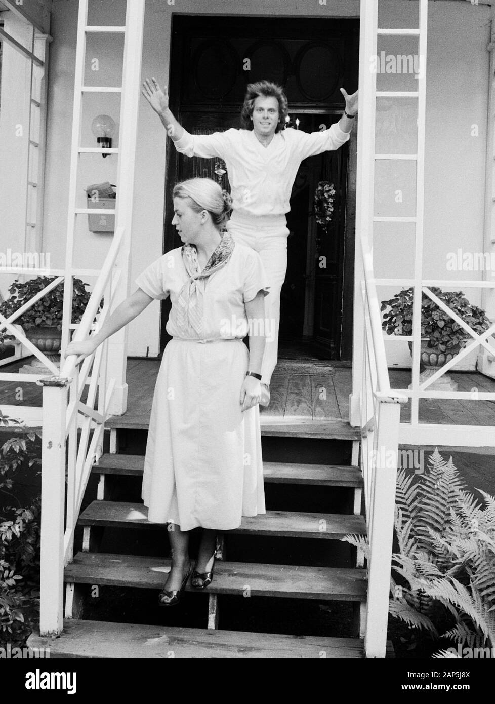 Tony Holiday, deutscher Schlagersänger und Texter, mit Freundin ...