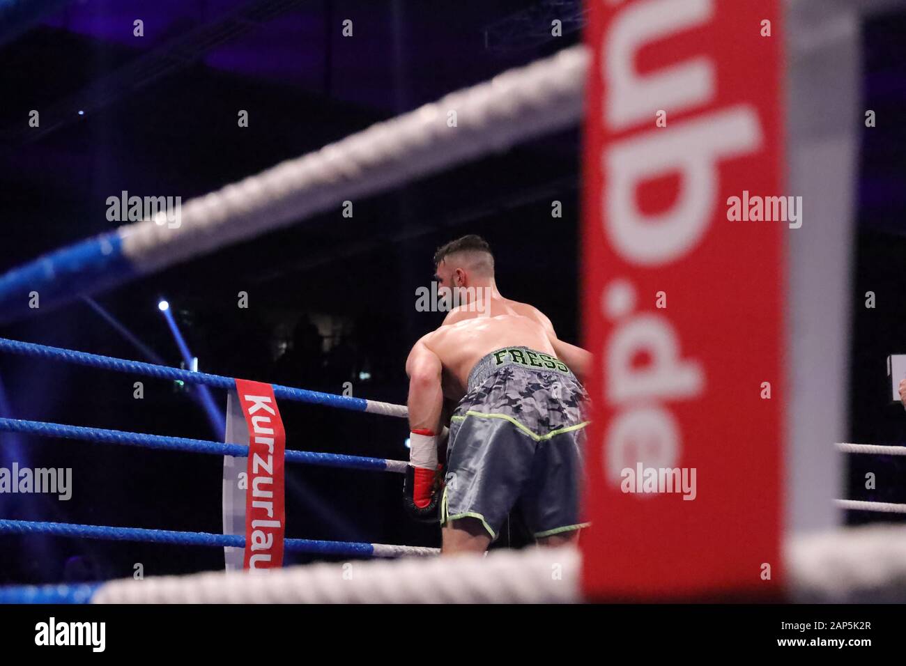 Boxkampf Roman Fress gegen Matteo Rondena German International ...