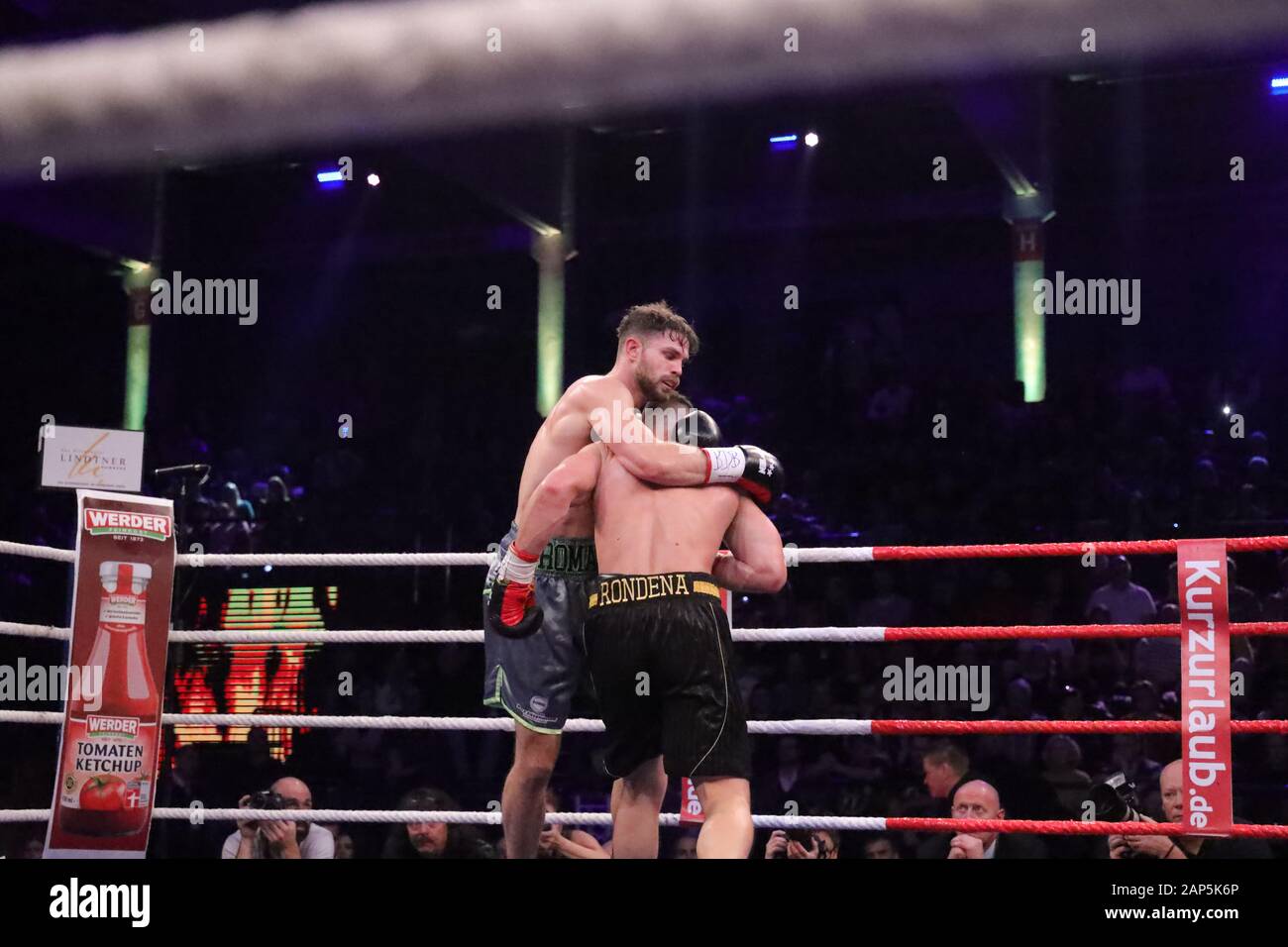 Boxkampf Roman Fress gegen Matteo Rondena German International ...