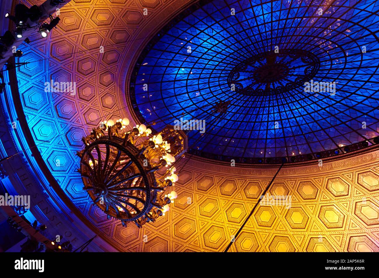 Circular ceiling design hi-res stock photography and images - Alamy