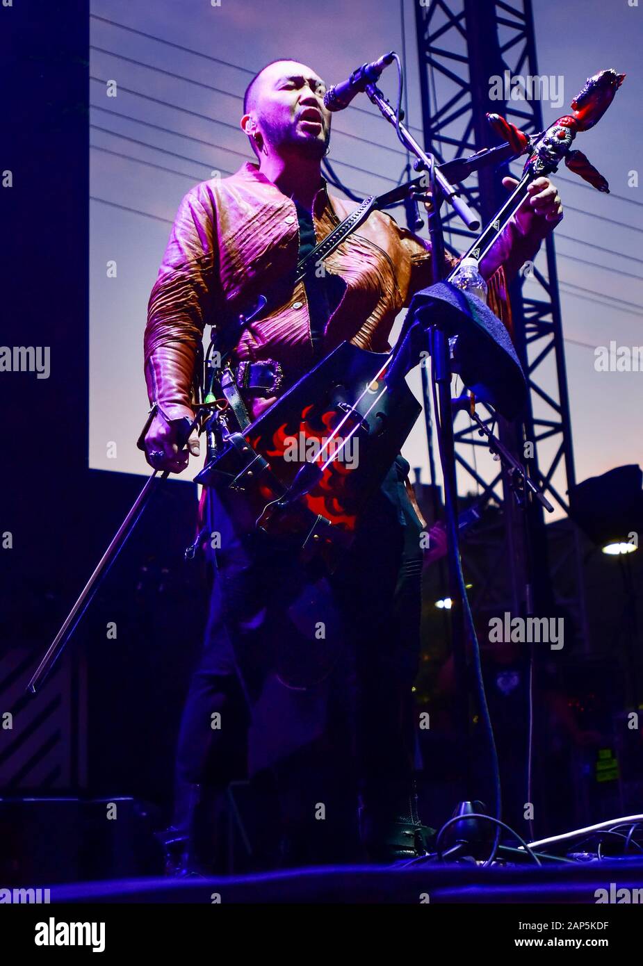 The hu on stage hi-res stock photography and images - Alamy