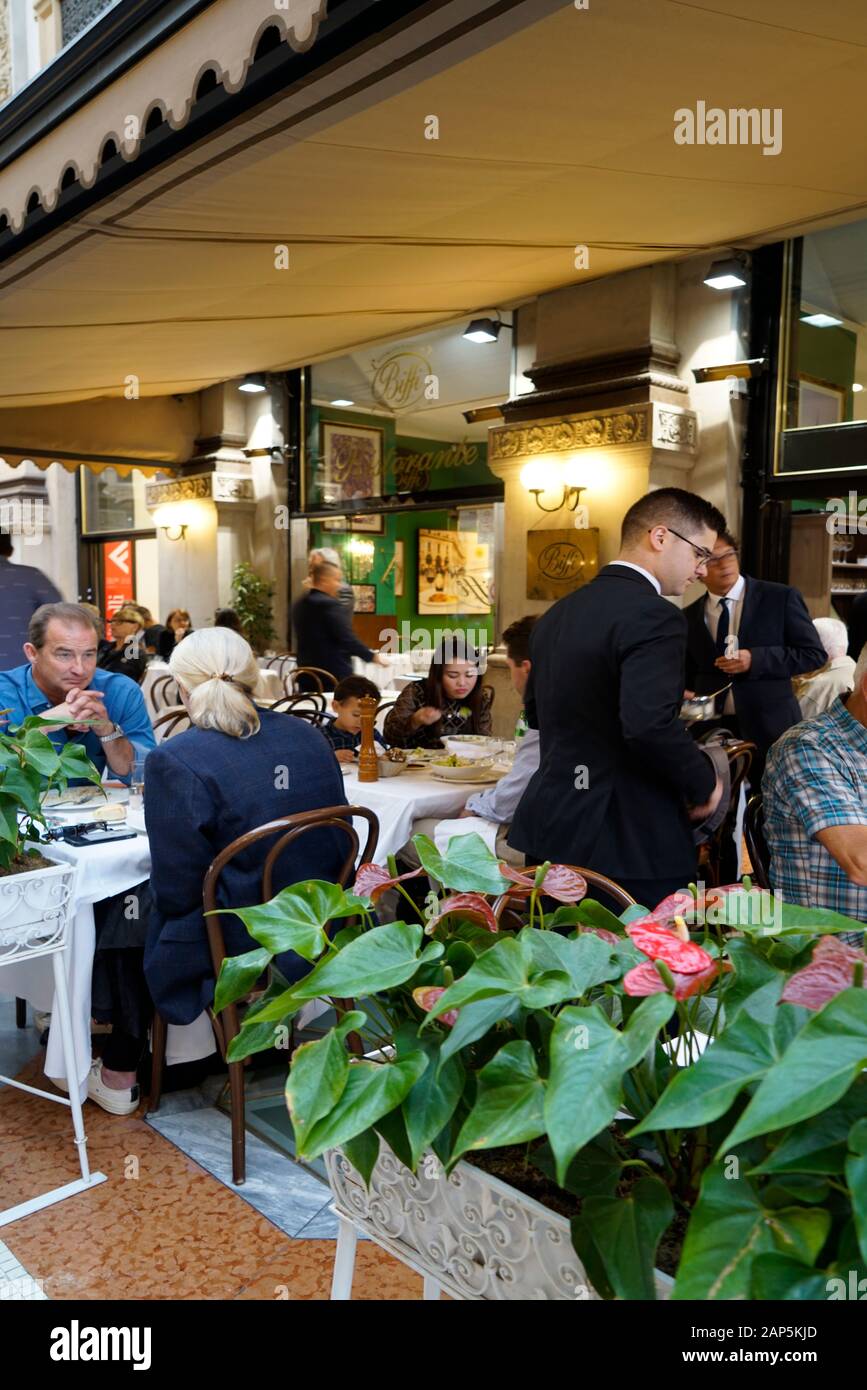 Biffi cafè restaurant, Galleria Vittorio Emanuele II gallery, Milan ...