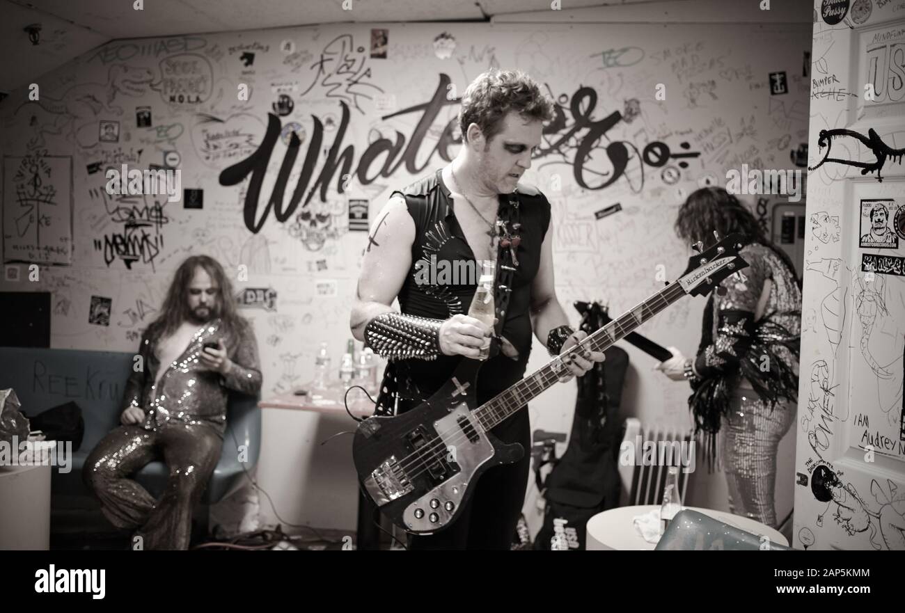 Backstage at gig hi-res stock photography and images - Alamy