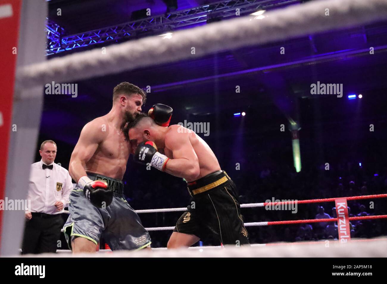 Boxkampf Roman Fress gegen Matteo Rondena German International ...