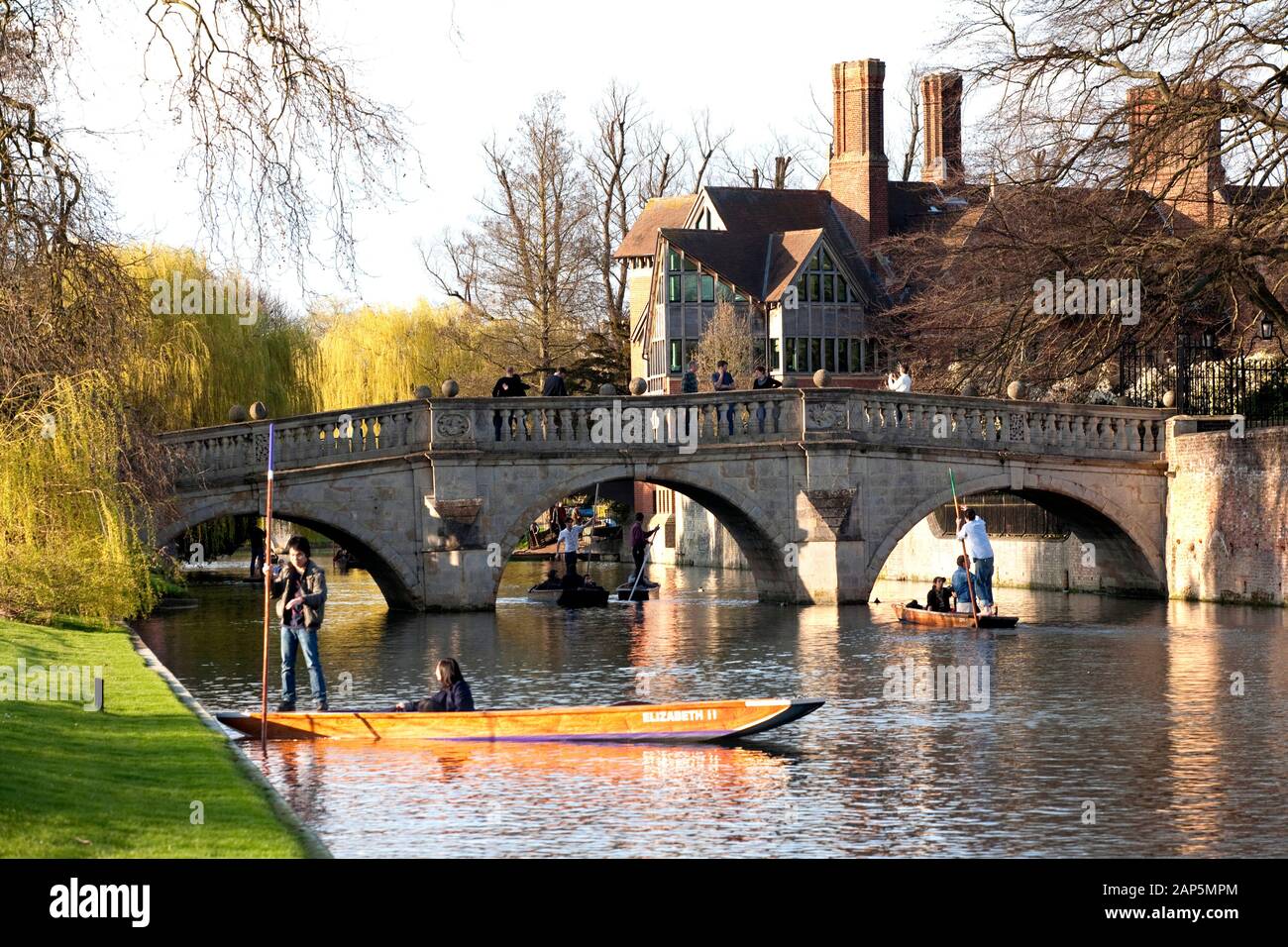 Clare College bridge over the river Cam, Cambridge, England Stock Photo ...