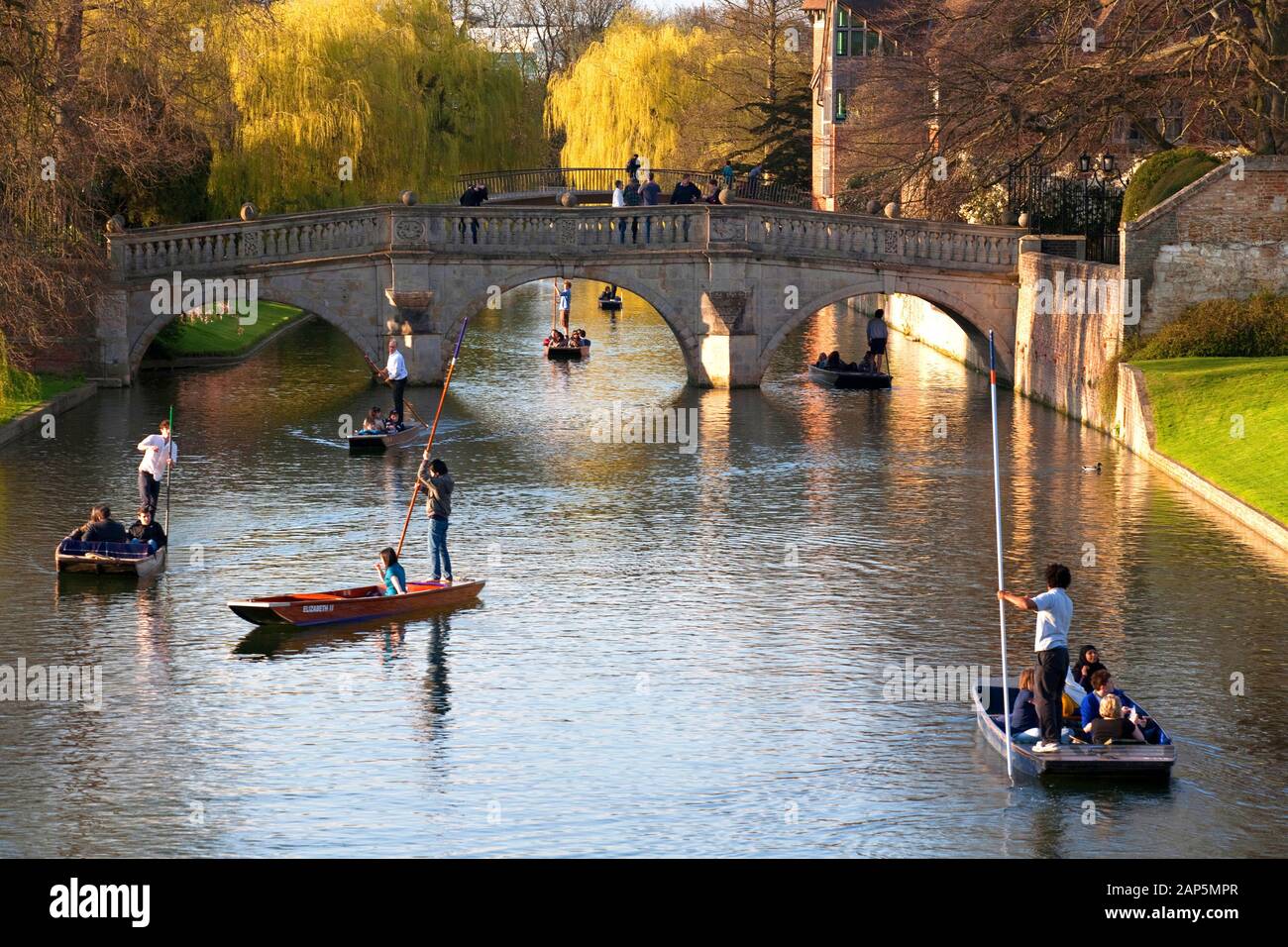 Clare College bridge over the river Cam, Cambridge, England Stock Photo ...