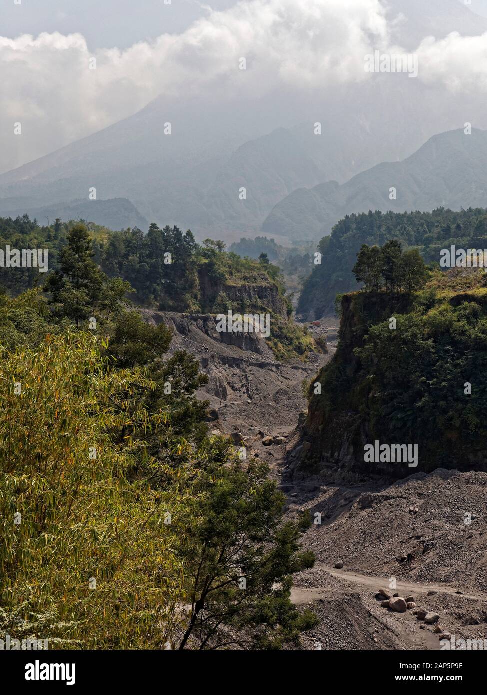 Gunung Merapi volcano, Taman National Park, Yogyakarta, Jawa, Indonesia ...