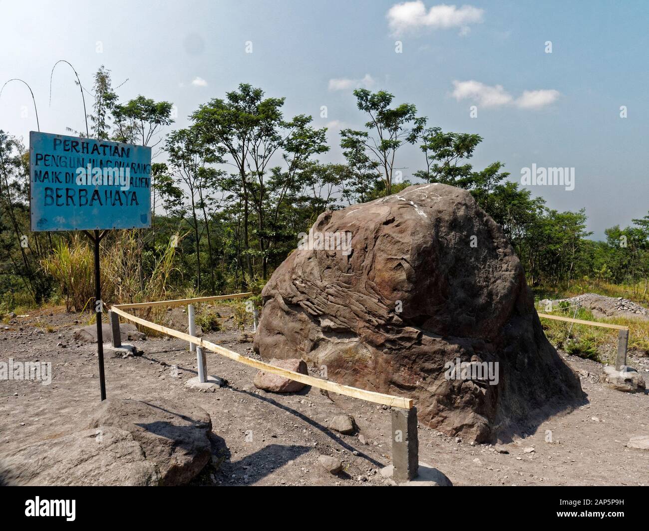Gunung Merapi volcano, Taman National Park, Yogyakarta, Jawa, Indonesia ...
