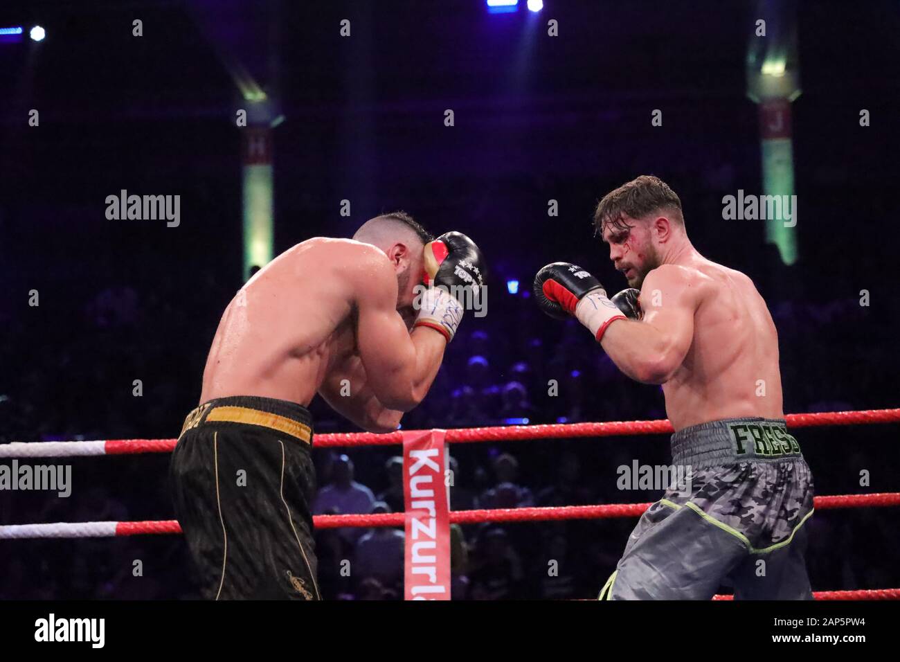Boxkampf Roman Fress gegen Matteo Rondena German International ...