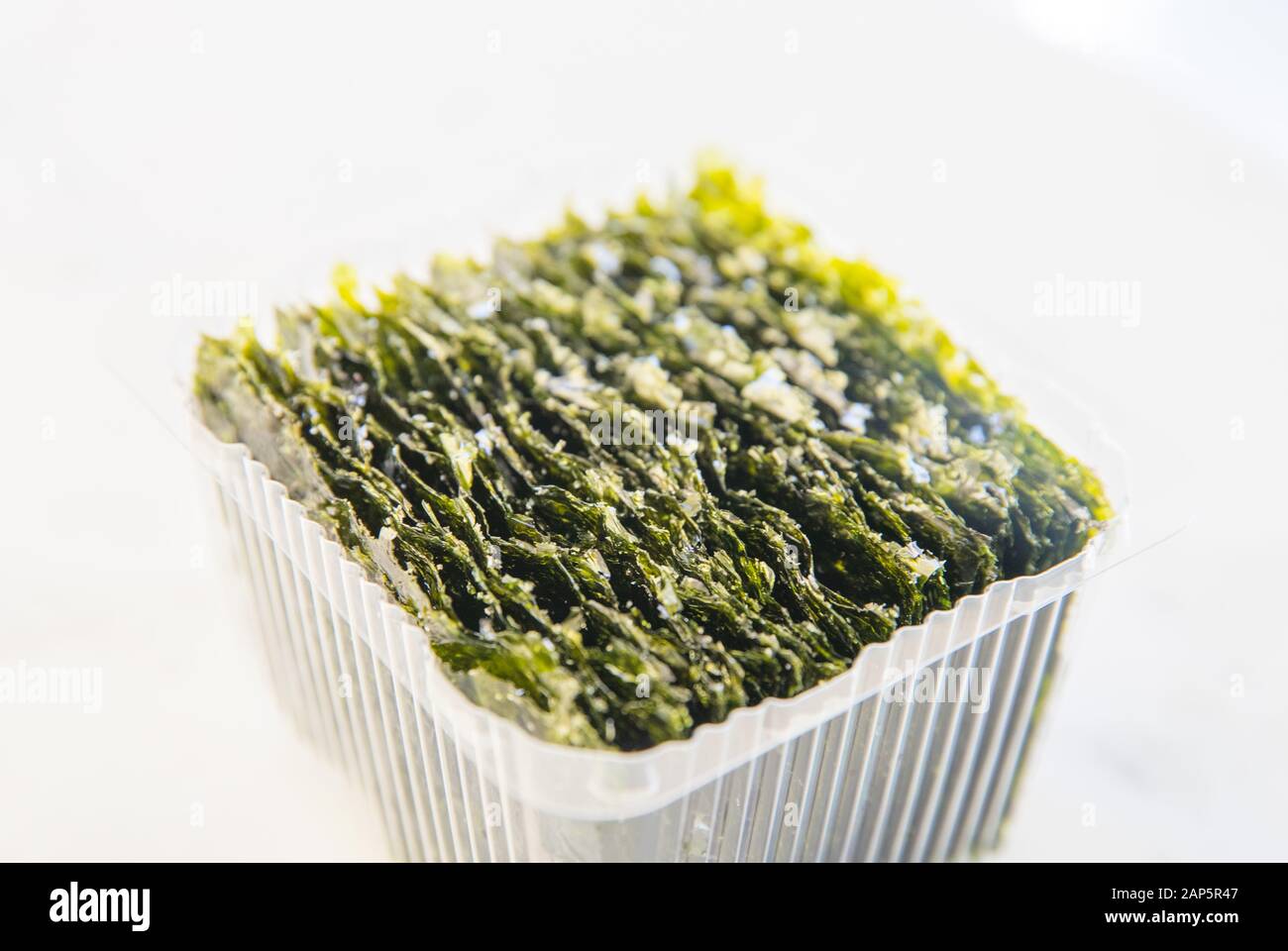 Dried seaweed sheet hi-res stock photography and images - Alamy