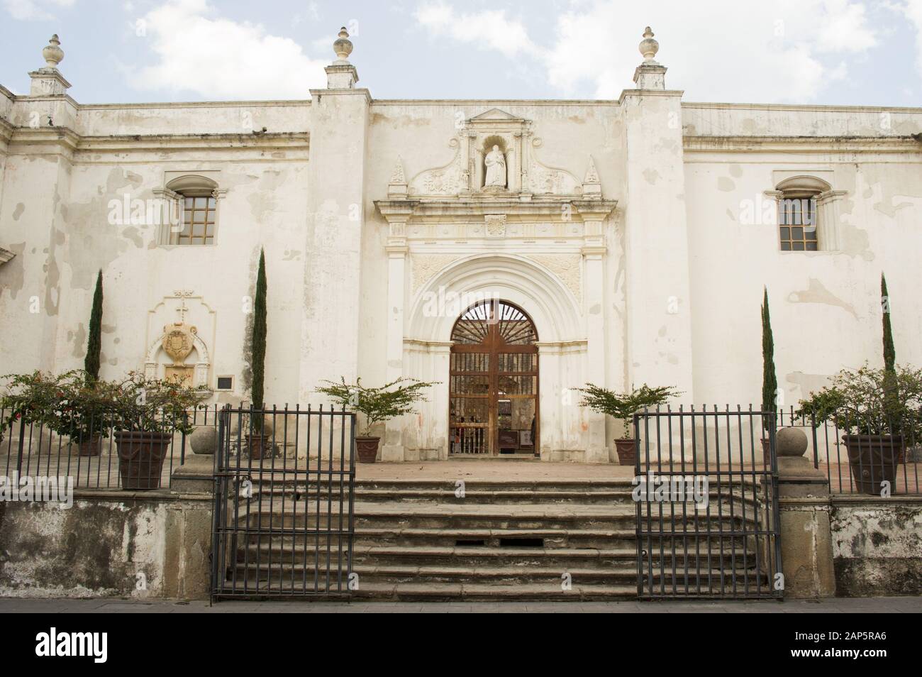 Entrance of a ancient building in Antigua, Guatemala Stock Photo - Alamy
