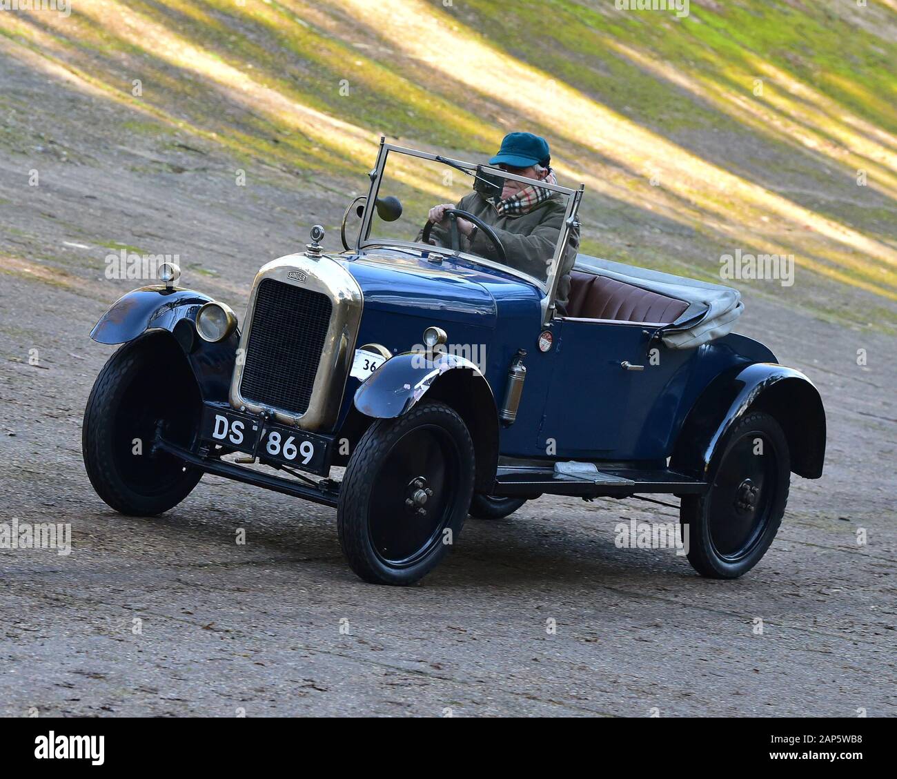 Pre war singer junior hi-res stock photography and images - Alamy