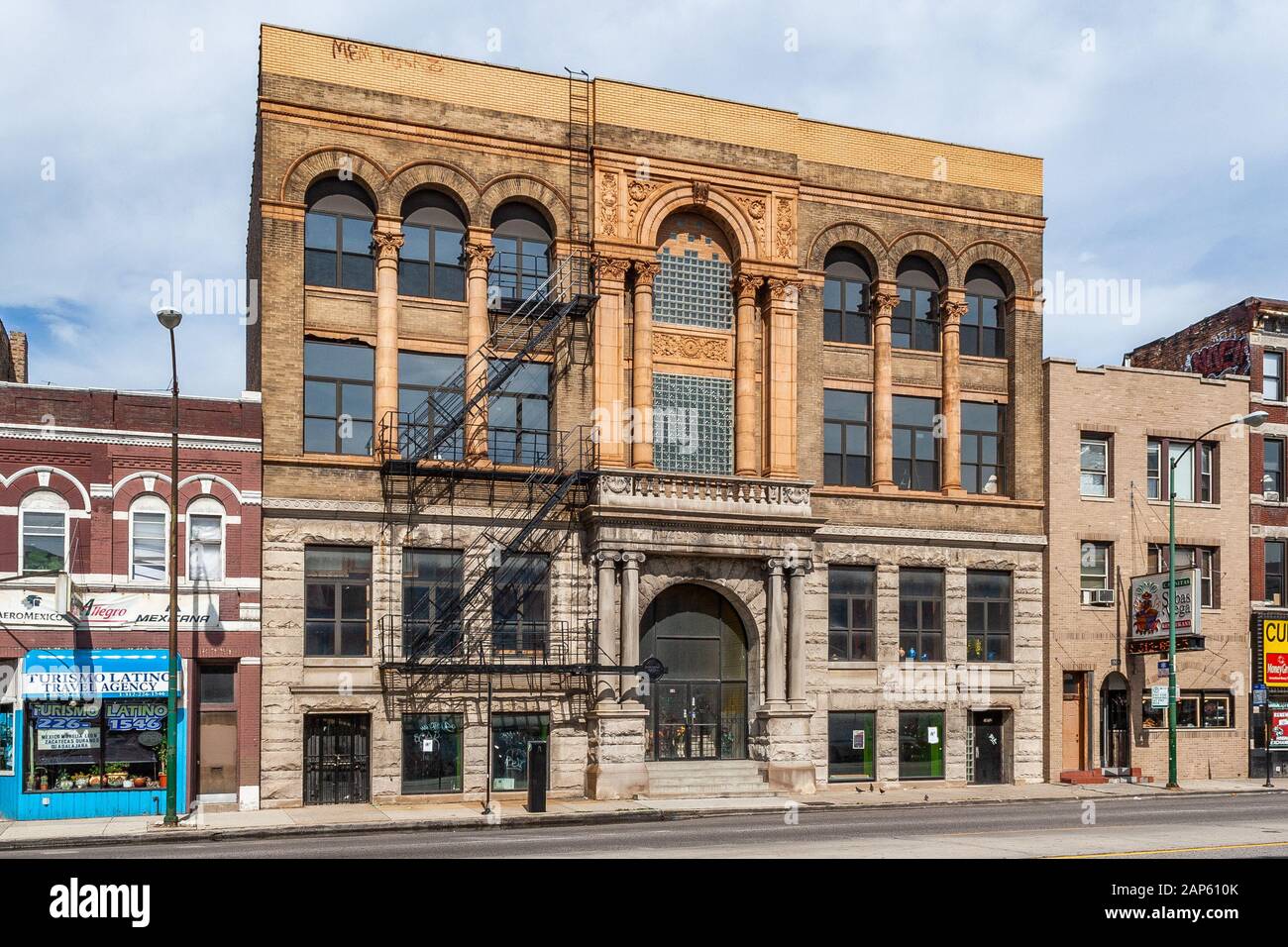 Commercial buildings in the Pilsen neighborhood Stock Photo - Alamy