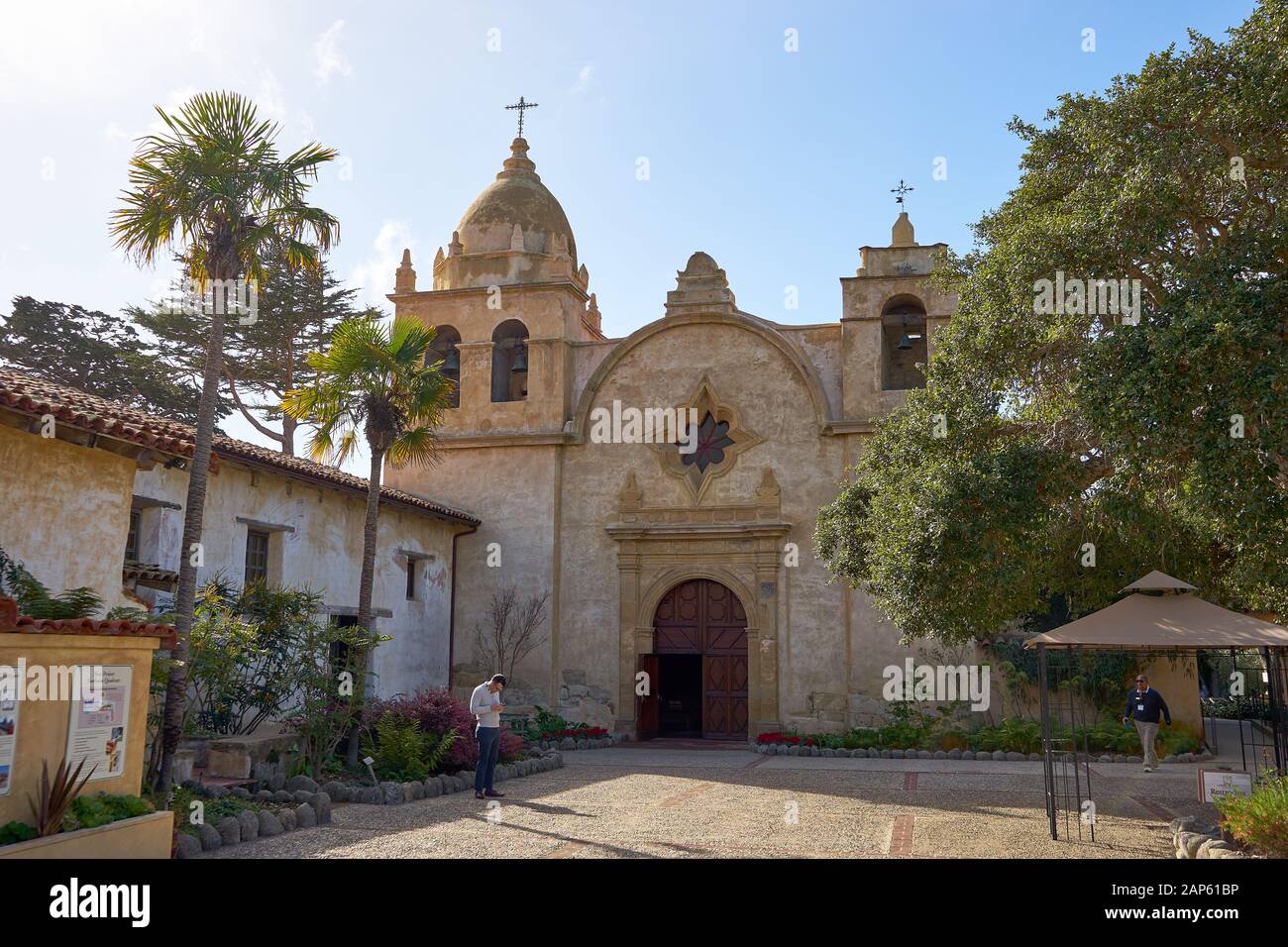 Exterior of the Carmel Mission, or Mission San Carlos Borromeo del Río ...