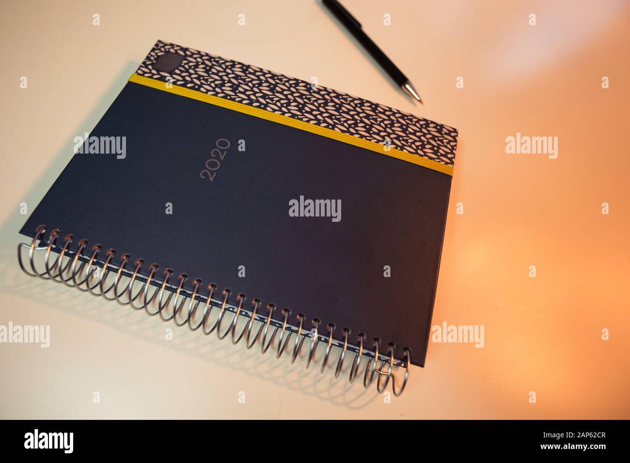 Notepad Goals 2020, New Year's Resolutions list with office accessories ...