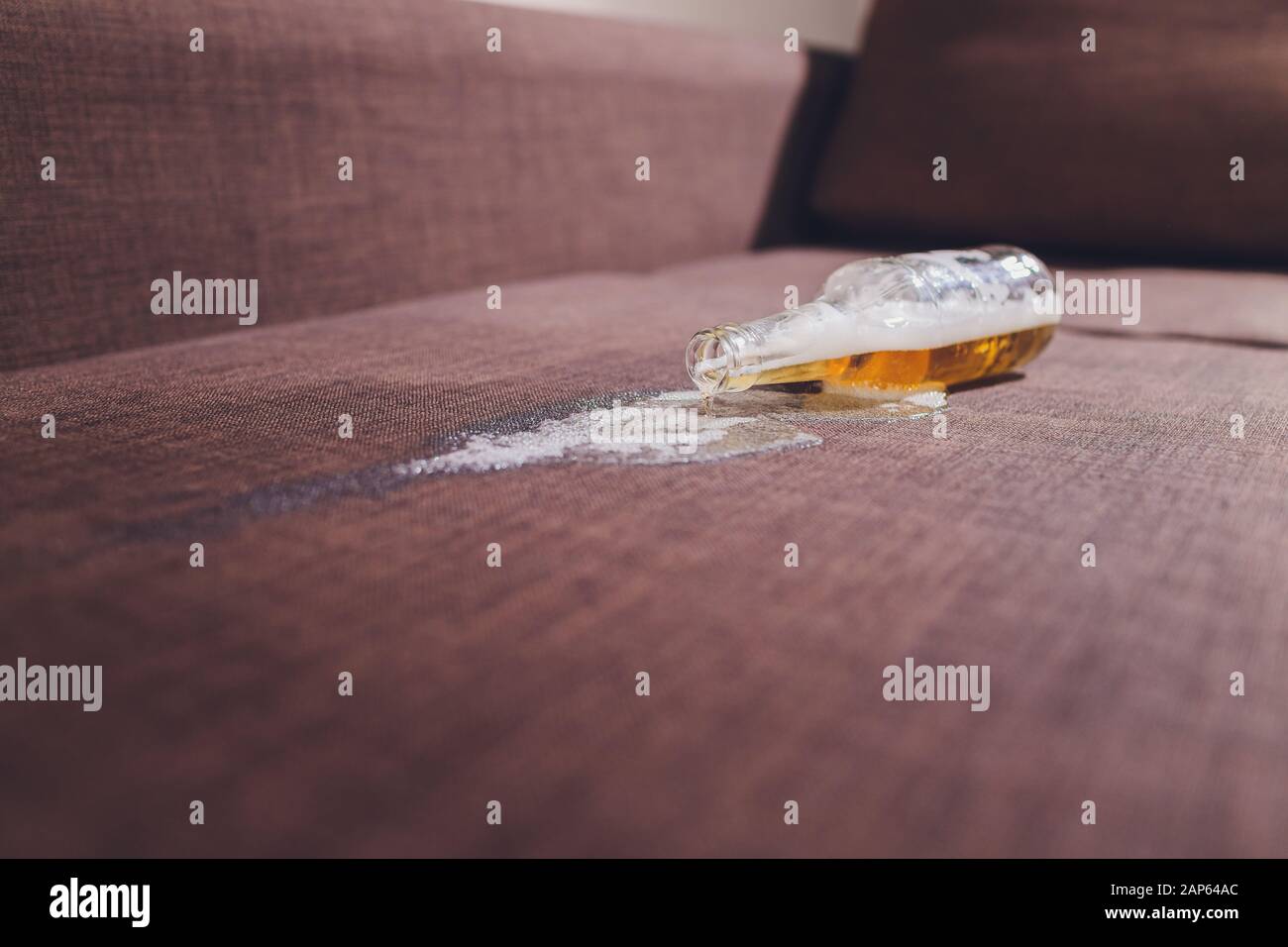 Spilled beer hi-res stock photography and images - Alamy
