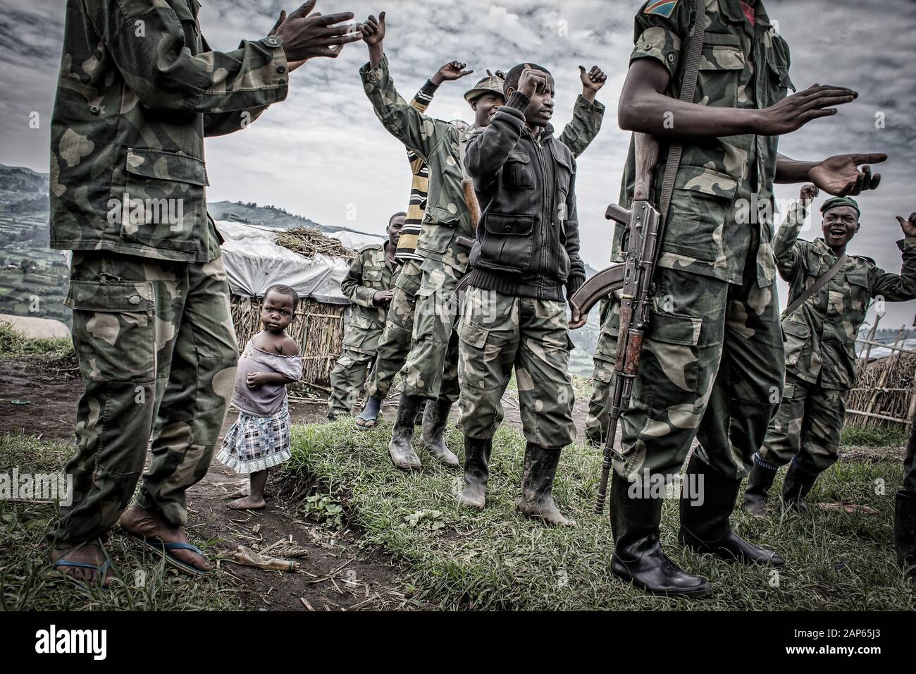 Soldiers, weapons, Kalashnikov, machete, Republic Democratic of Congo ...