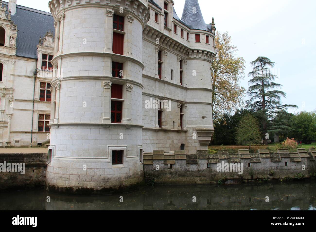 renaissance castle in azay-le-rideau (france Stock Photo - Alamy