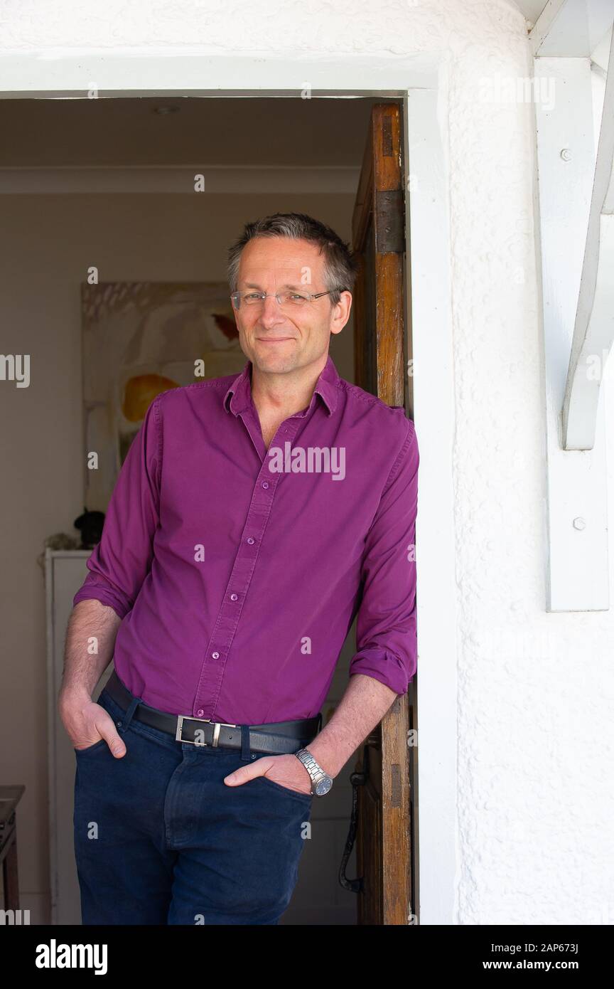 Michael mosley tv doctor hi-res stock photography and images - Alamy