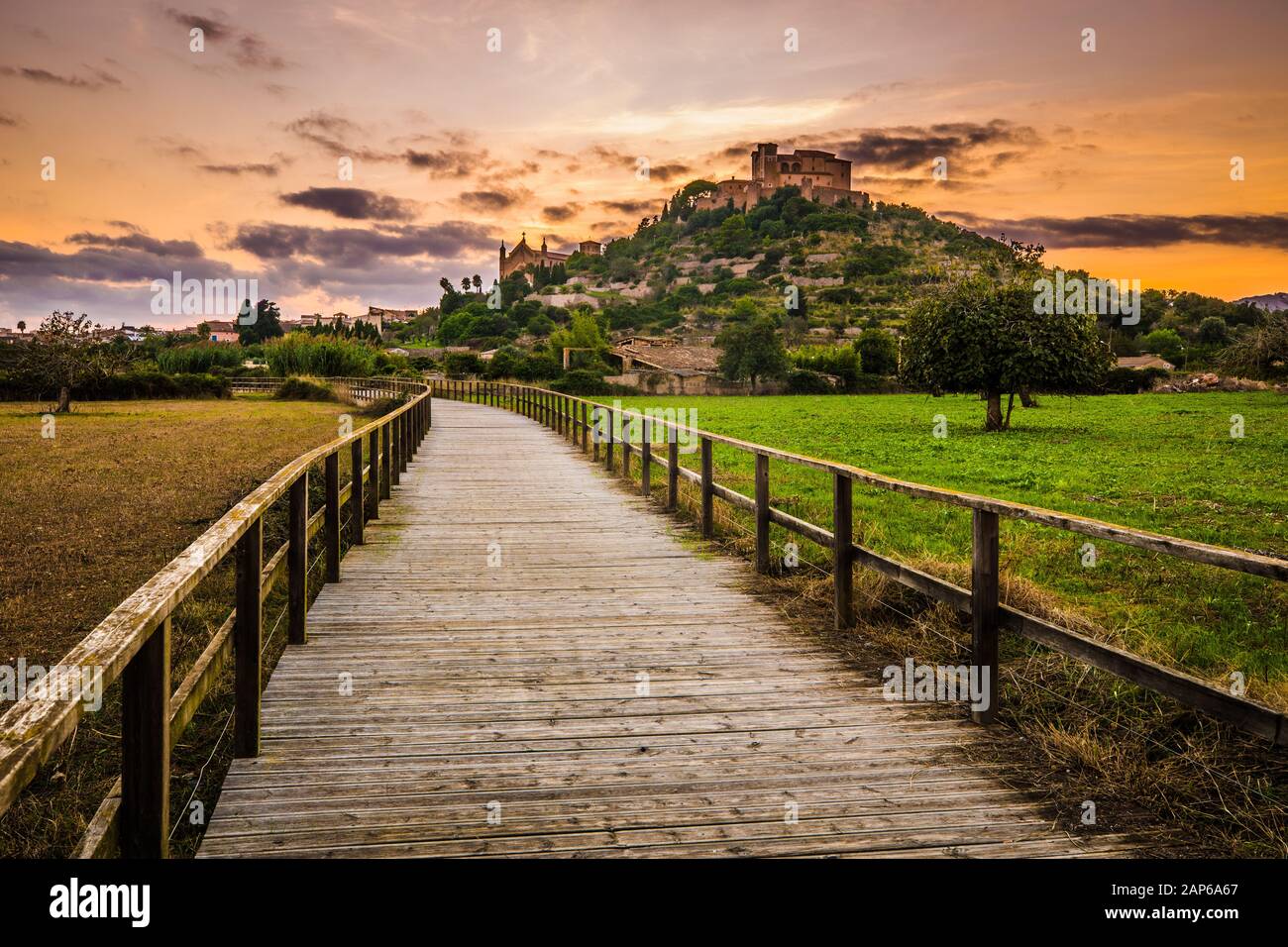 Path To Castle High Resolution Stock Photography and Images - Alamy