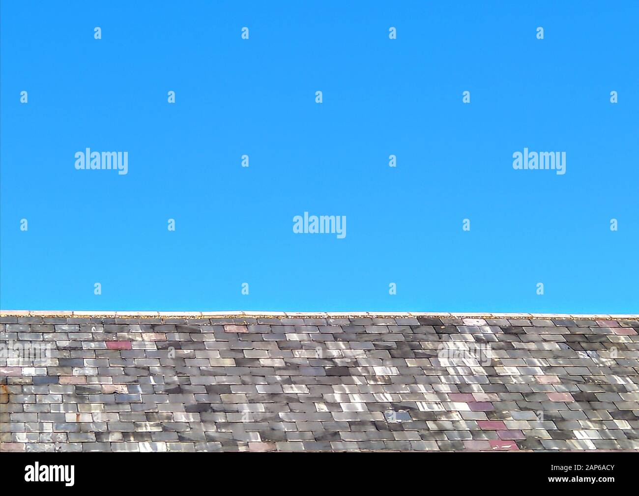 Grey slate roof hi-res stock photography and images - Alamy