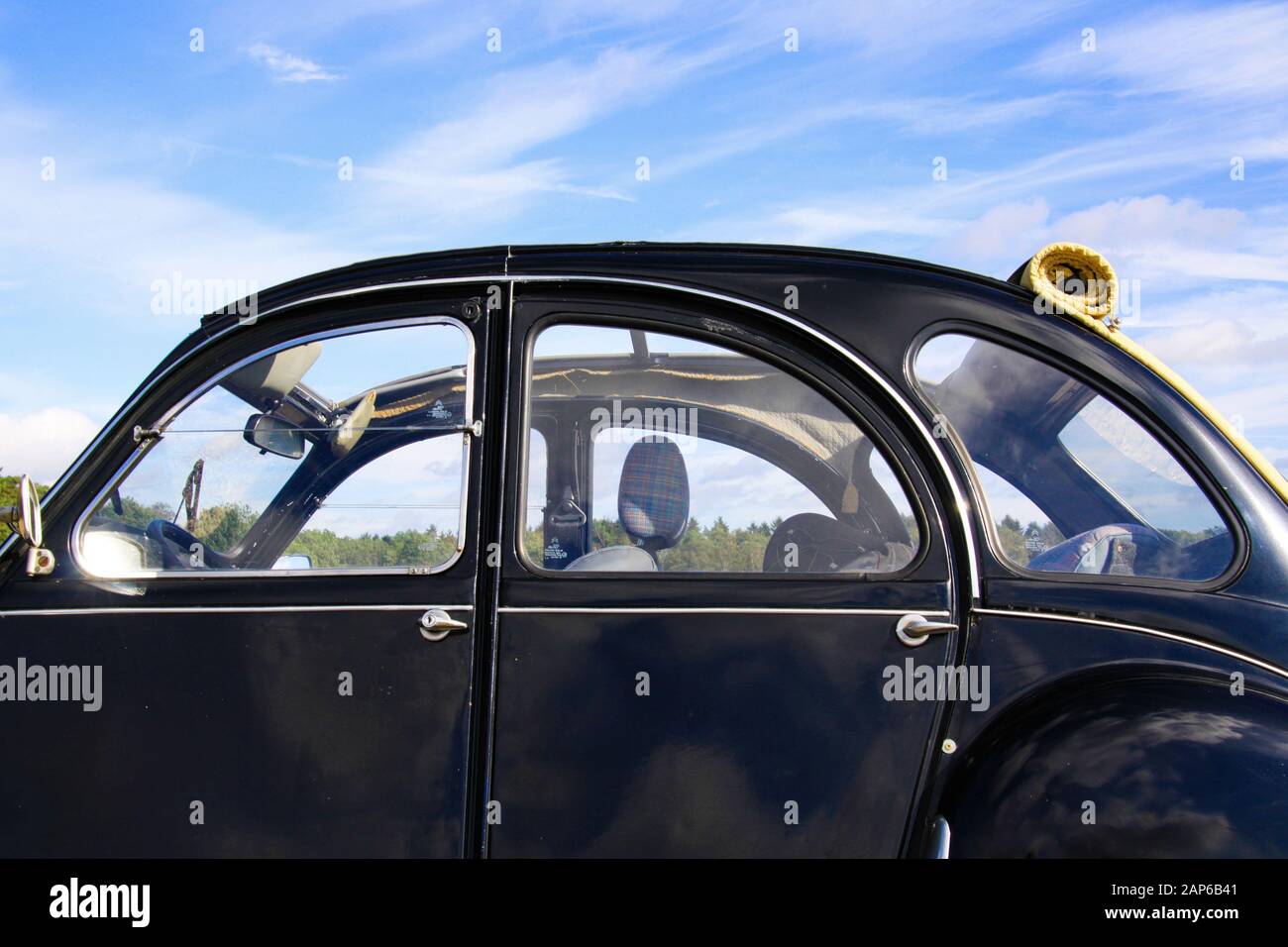 Car citroen 2cv cv duck hi-res stock photography and images - Alamy