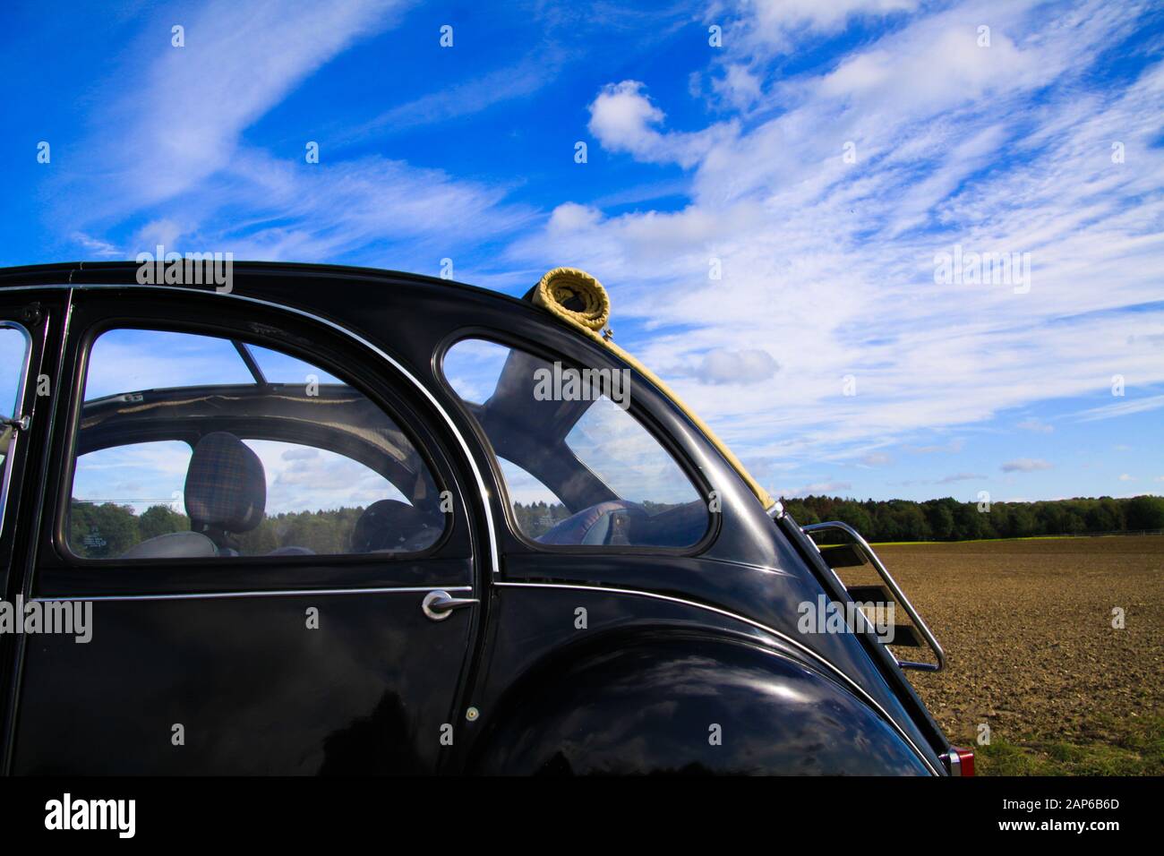 Car citroen 2cv cv duck hi-res stock photography and images - Alamy
