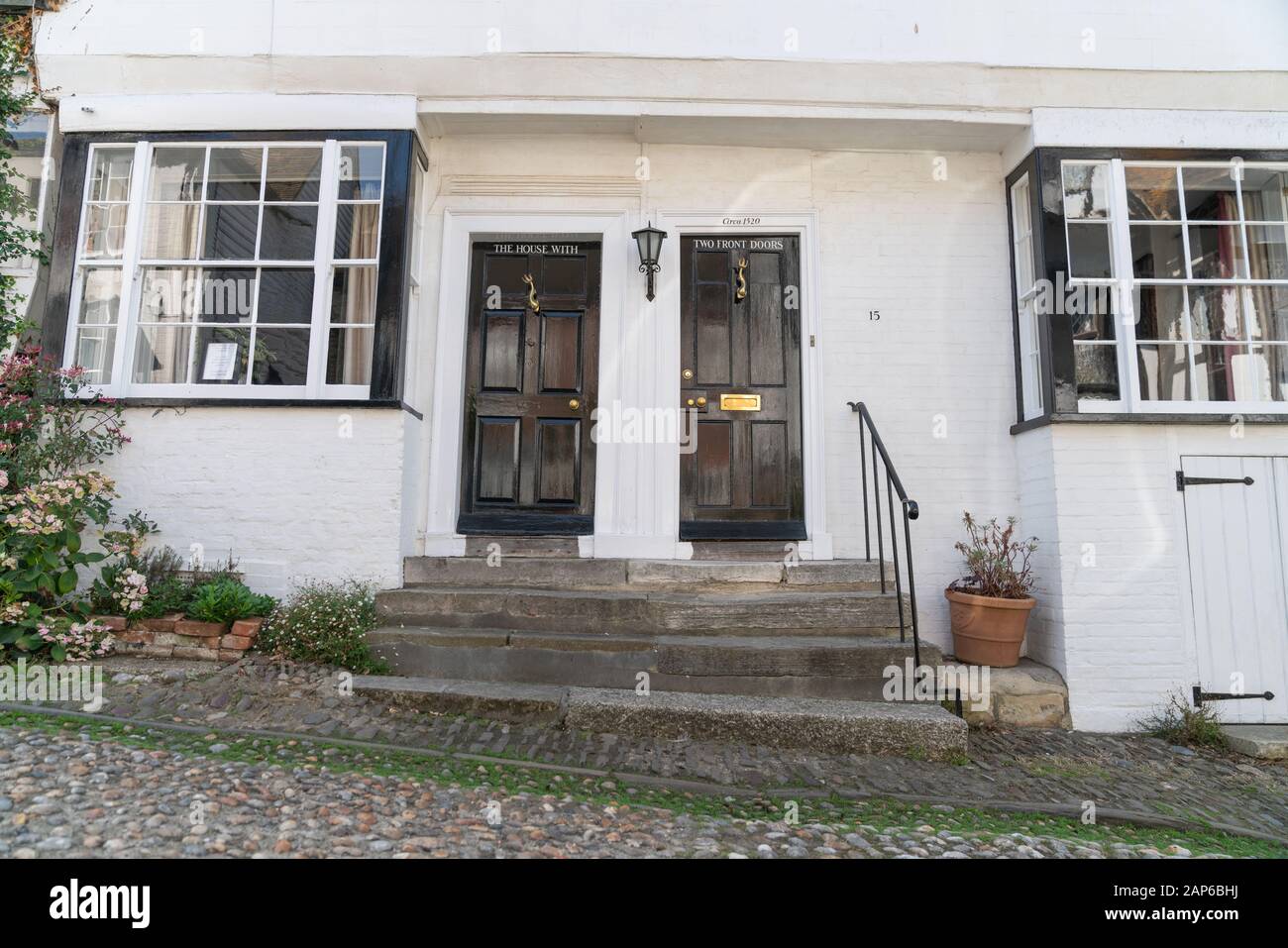 The house with two front doors hi-res stock photography and images - Alamy