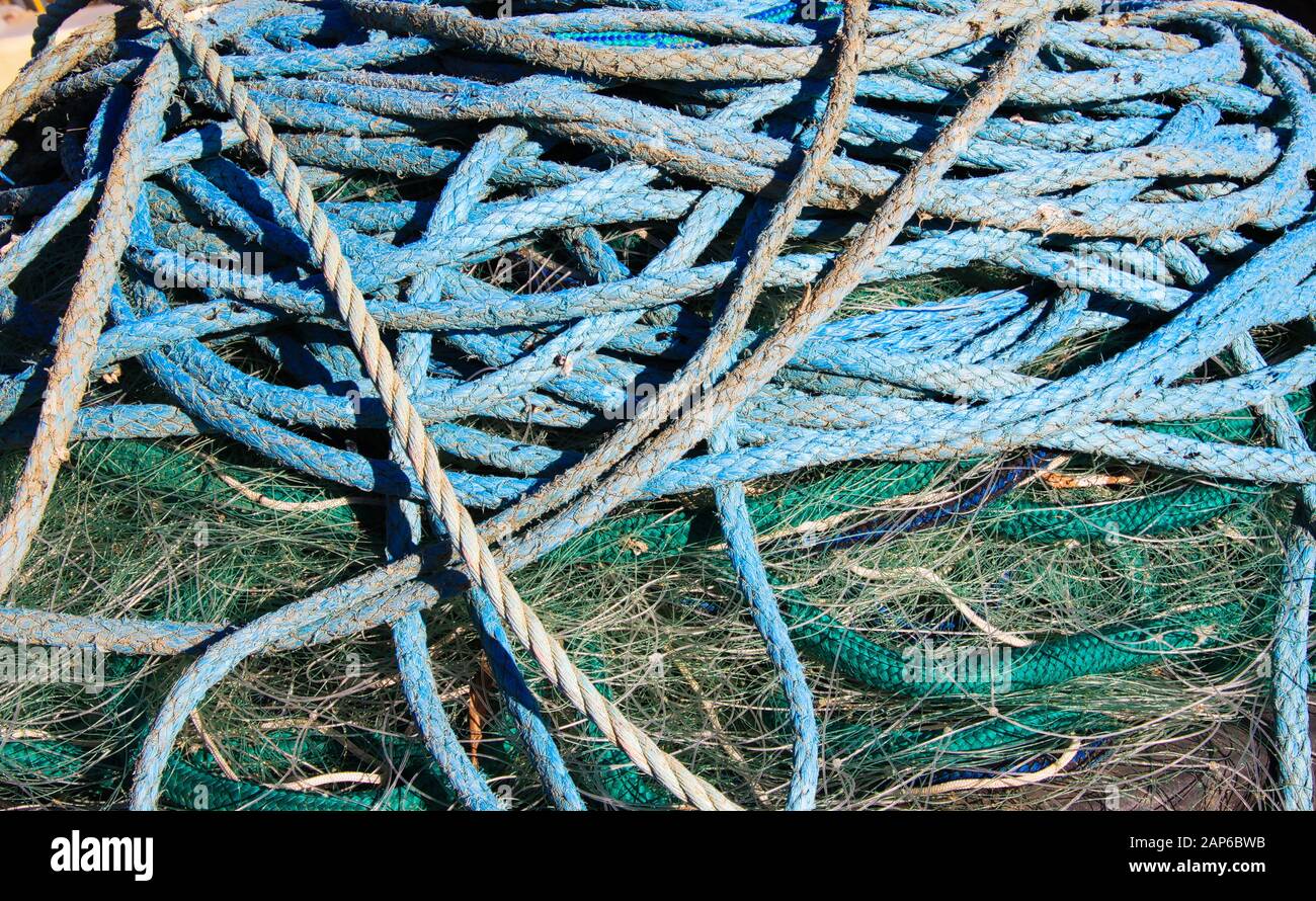 Ship detail pile ropes hi-res stock photography and images - Alamy