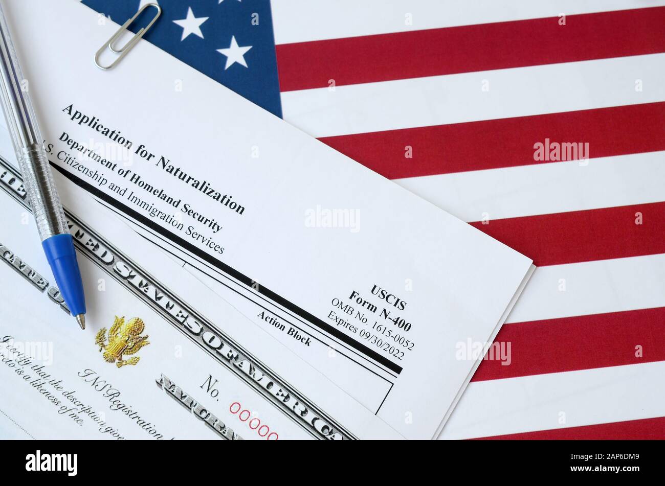 United states citizen and immigration services hi-res stock photography ...