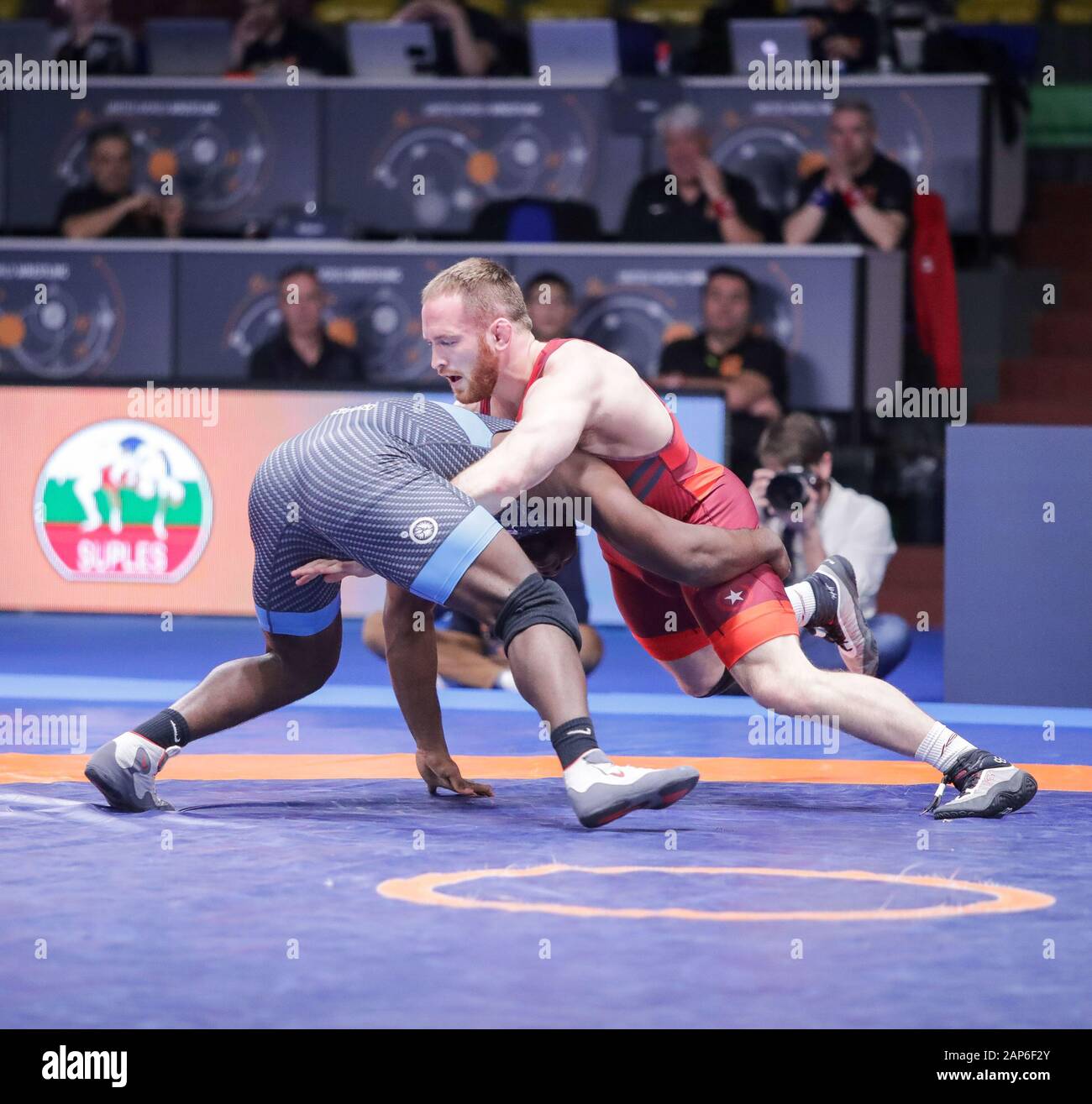 Wrestling fs hi-res stock photography and images - Alamy