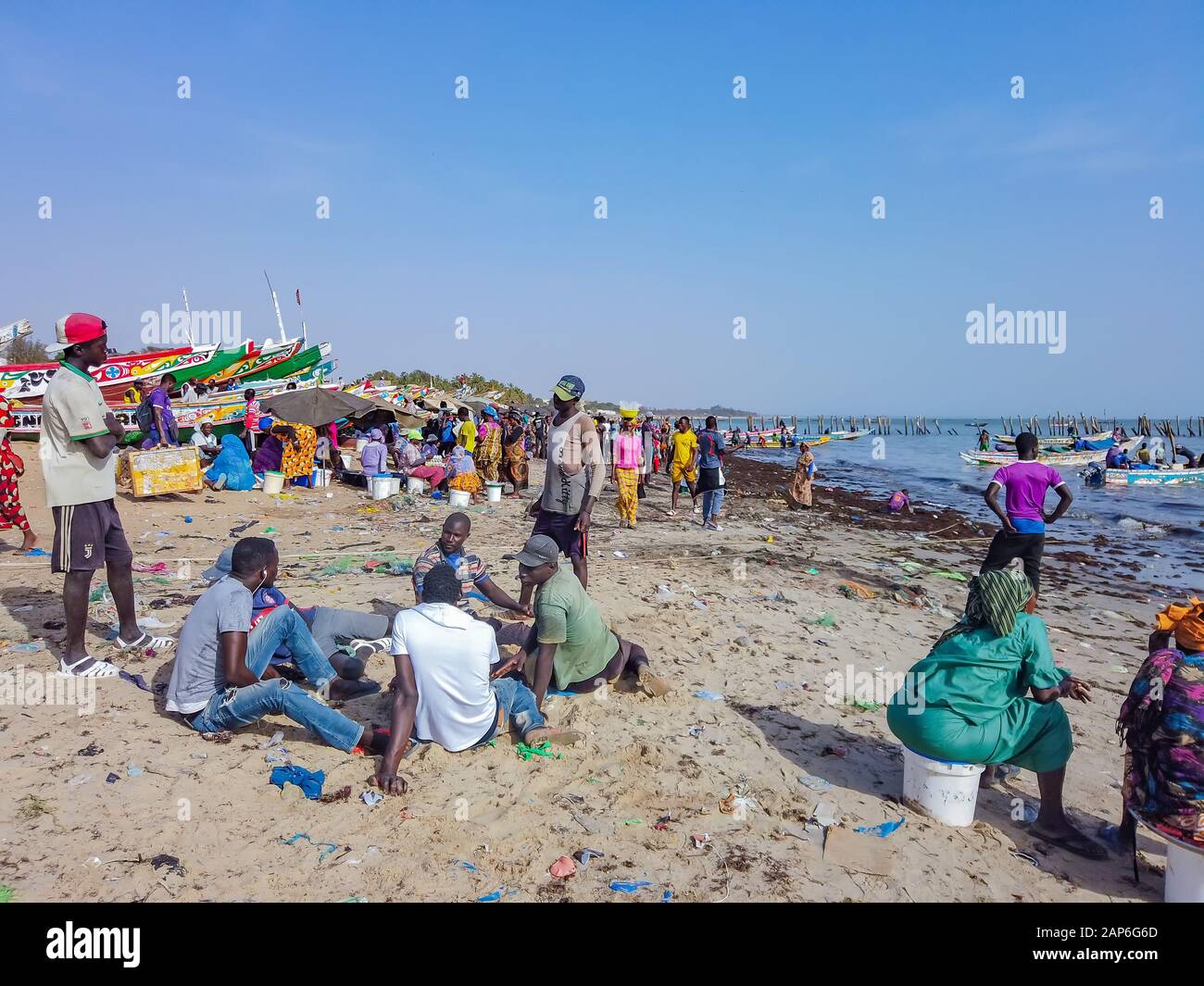 Mali Men Fish High Resolution Stock Photography and Images - Alamy