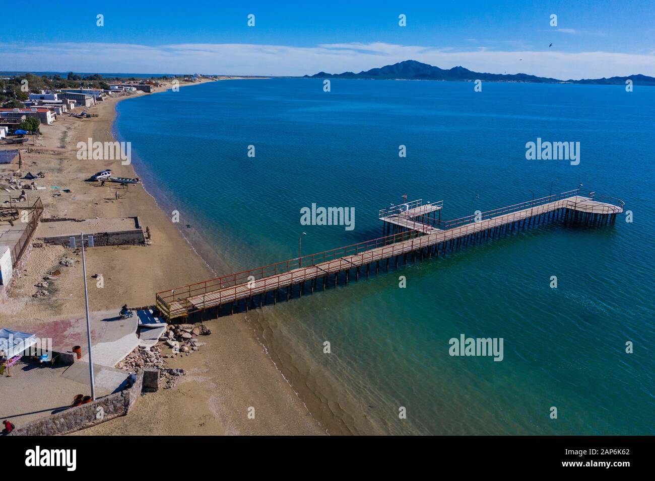 Aerial view of the pier of the bay of old Kino. vista cenital del ...