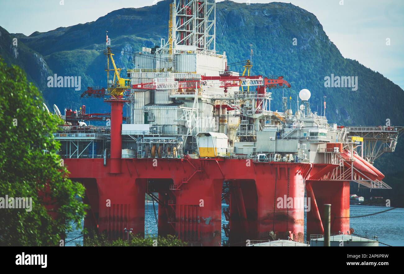 Oil, petroleum and gas platform in the bay, offshore oil and rig ...