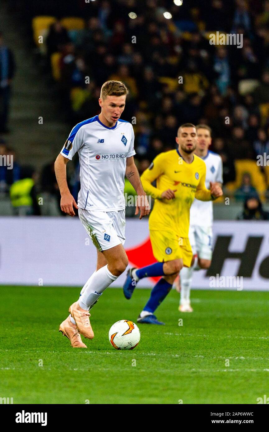 Soccer player dribbling closeup hi-res stock photography and images - Alamy