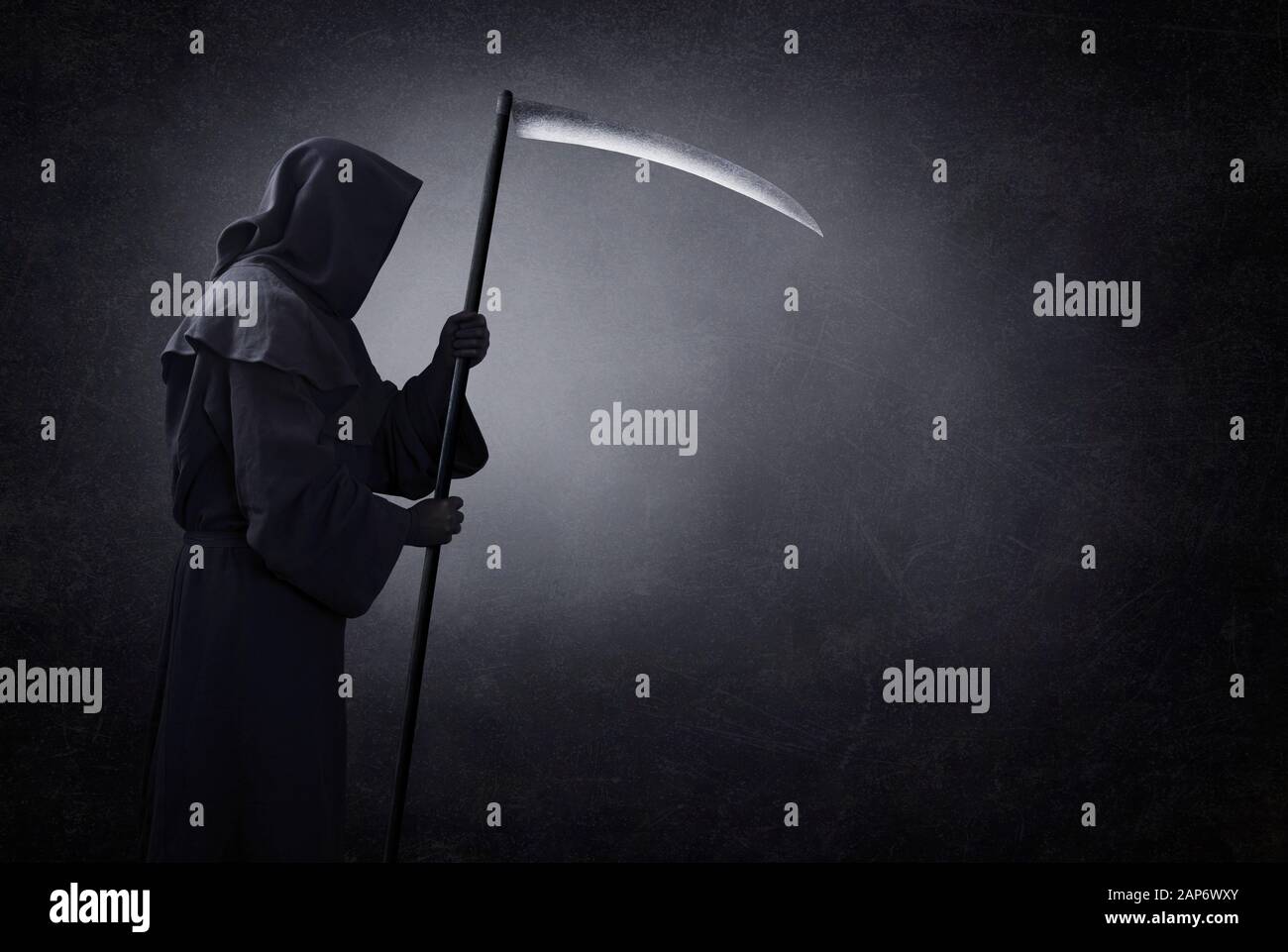 Grim reaper scythe hi-res stock photography and images - Alamy